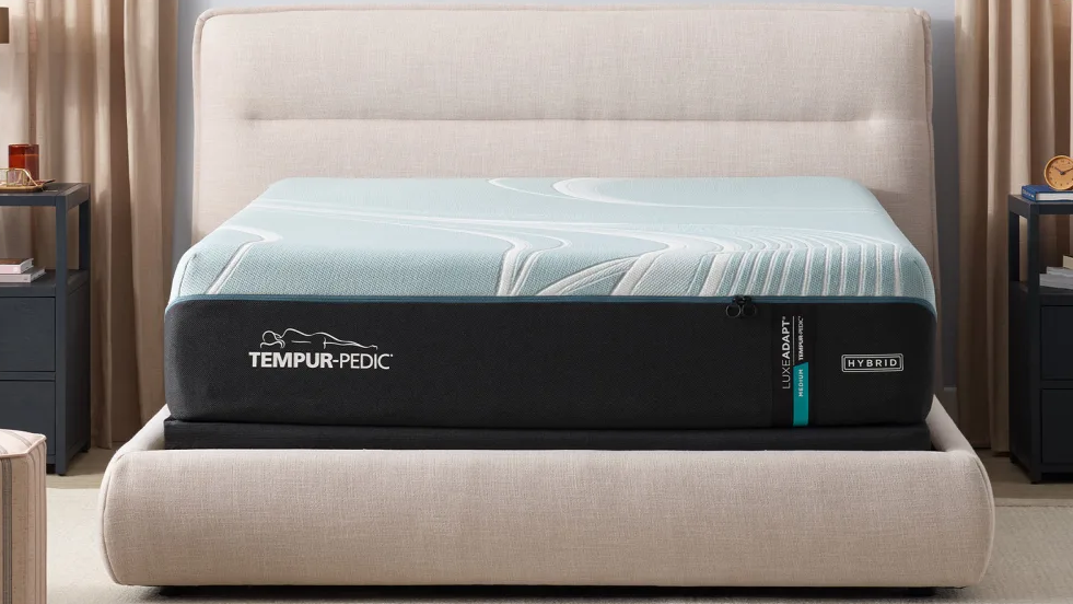 Discover Plush Comfort with the TEMPUR-LuxeAdapt® 2.0 Medium Hybrid ...